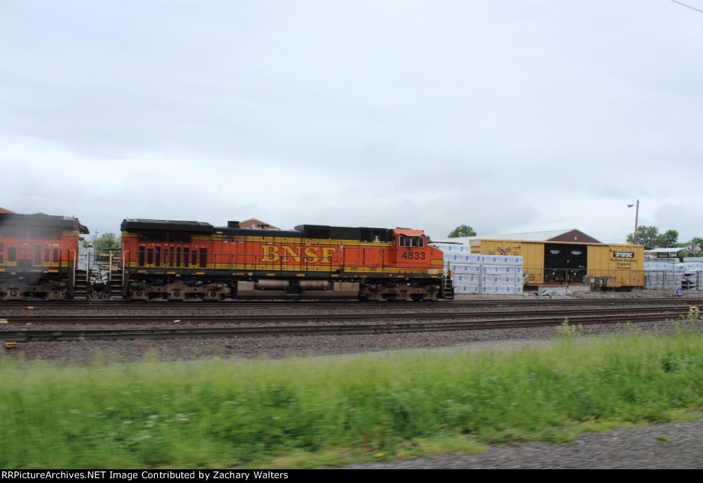 BNSF 4833